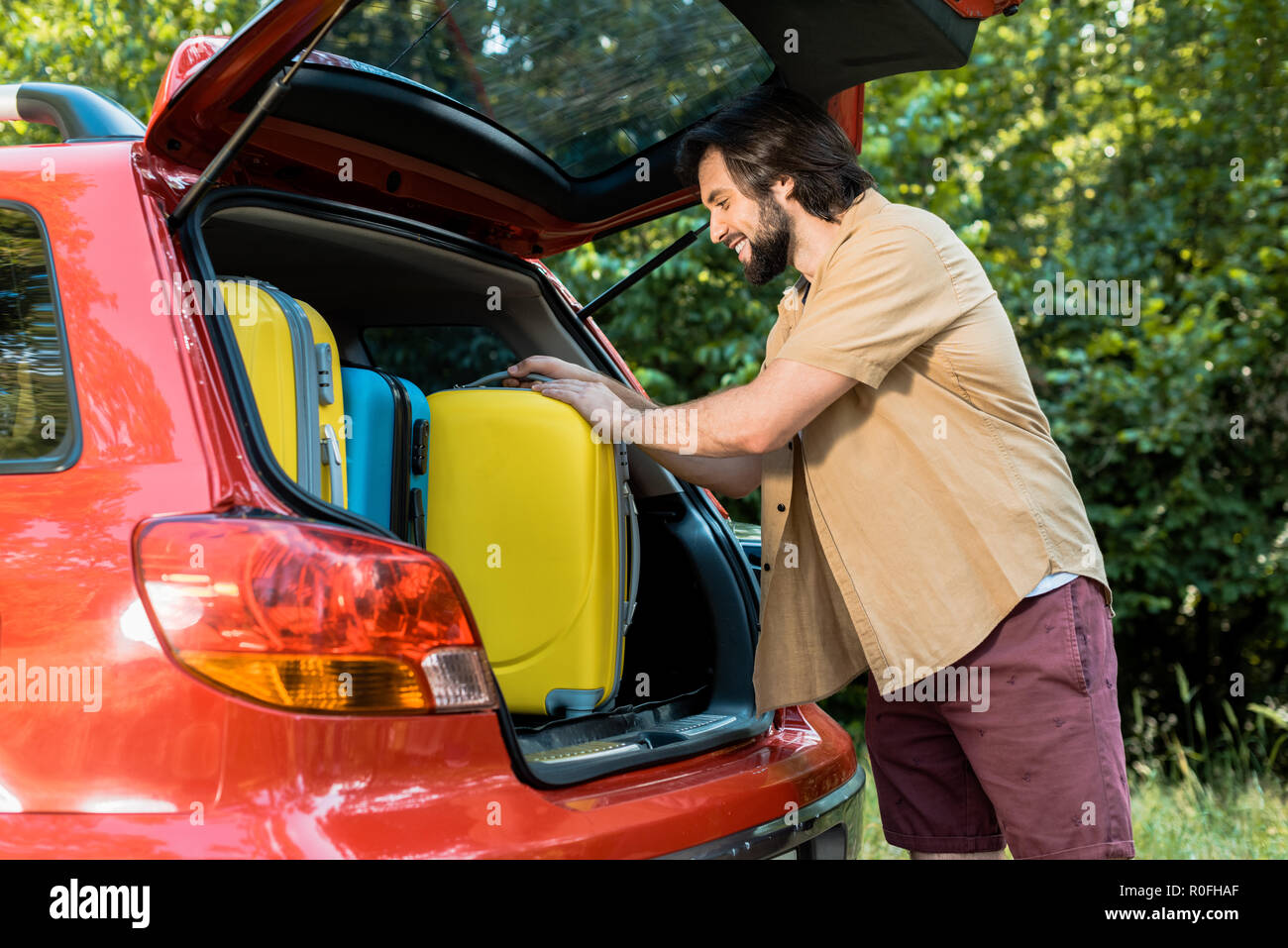 Packing car hi-res stock photography and images - Alamy