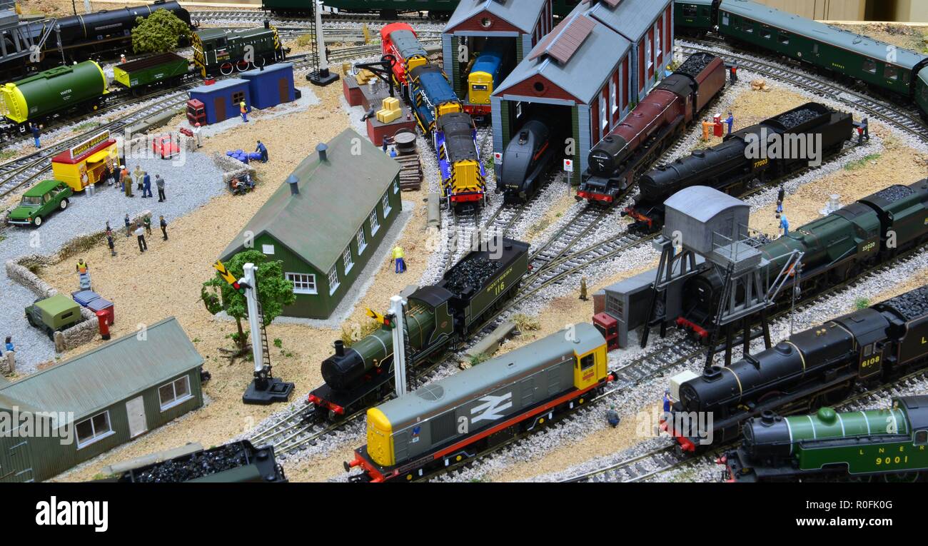 An industrial station year scene in 00 scale Stock Photo - Alamy
