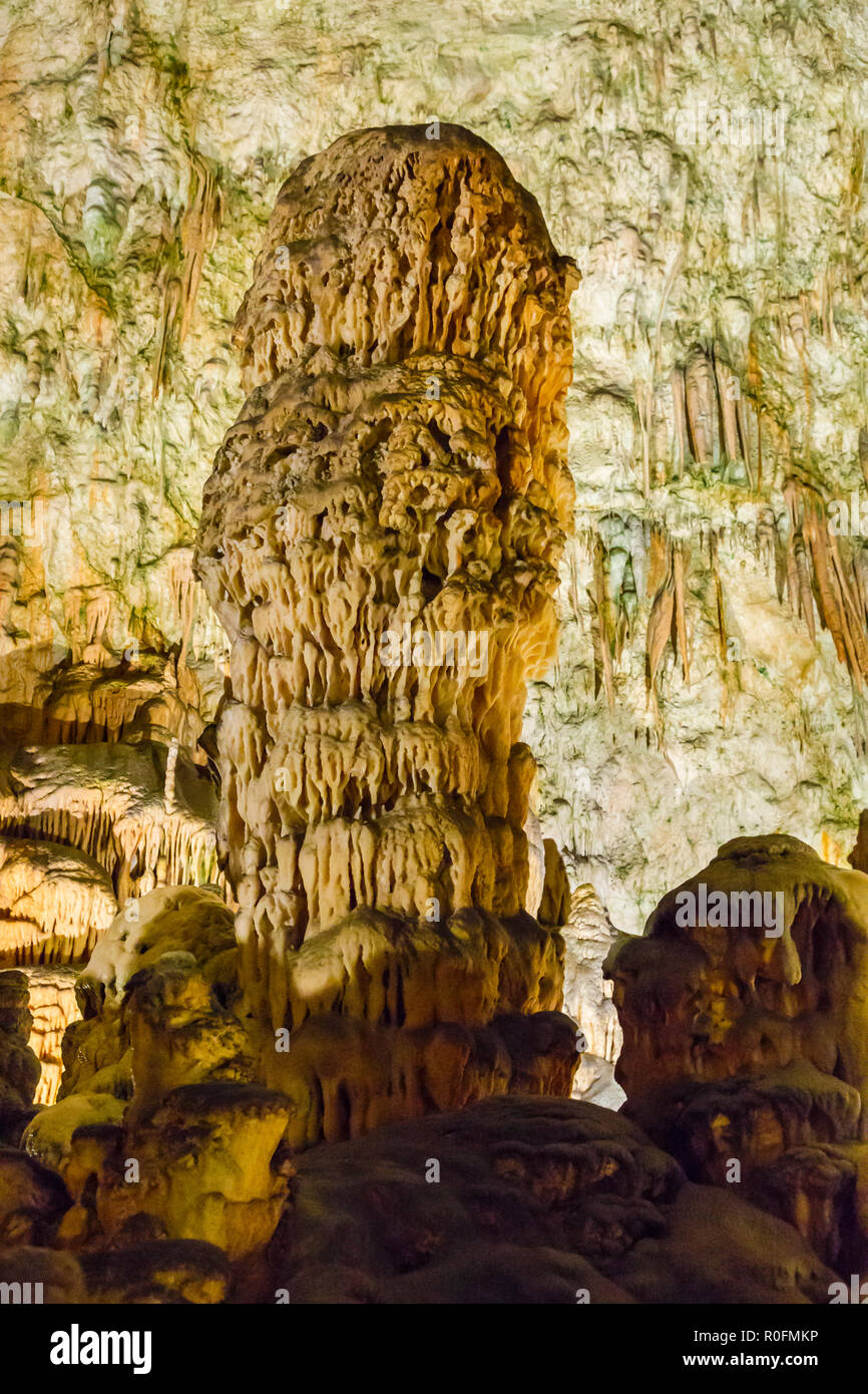 Karst system hi-res stock photography and images - Alamy