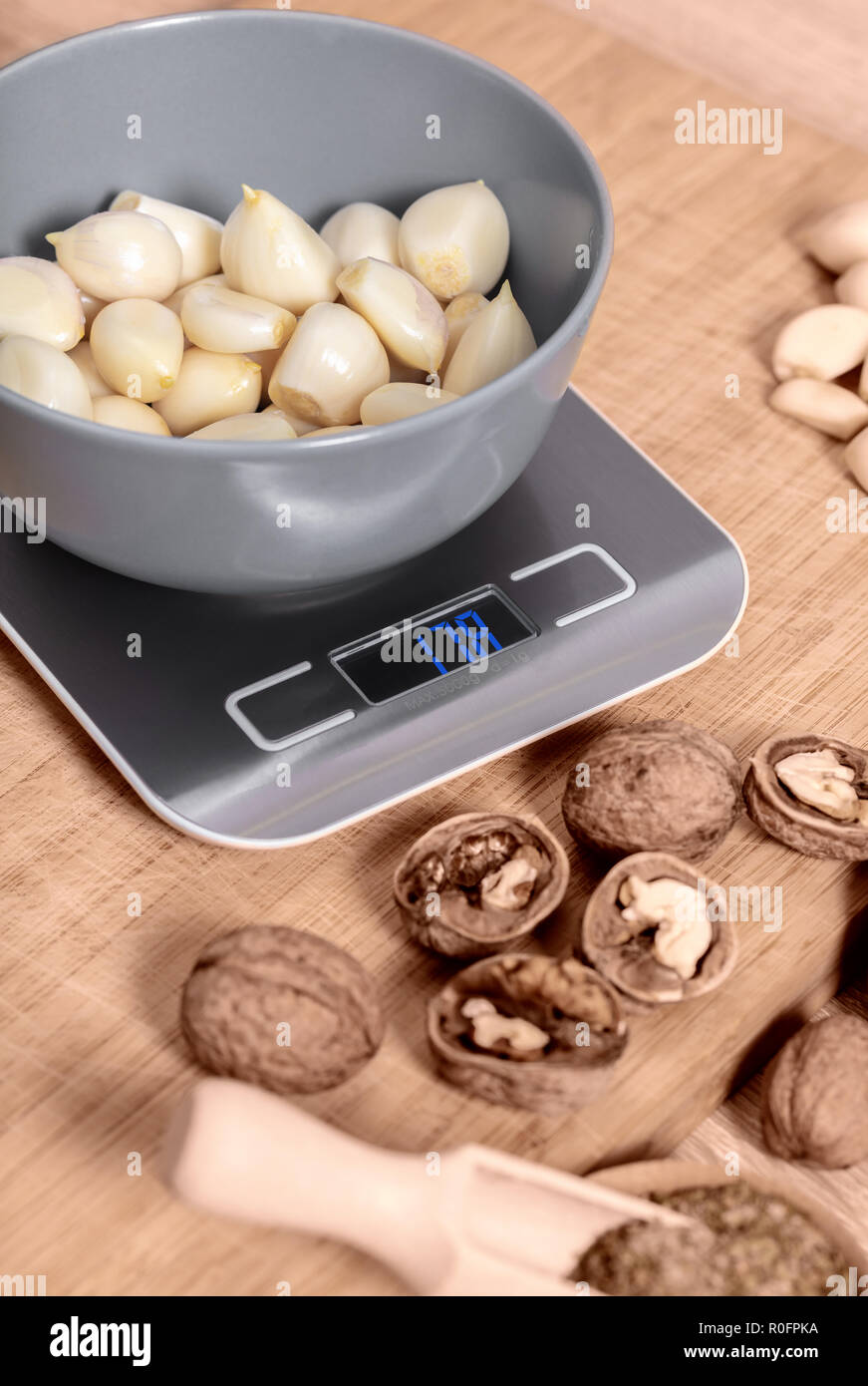 Spice scales hi-res stock photography and images - Alamy