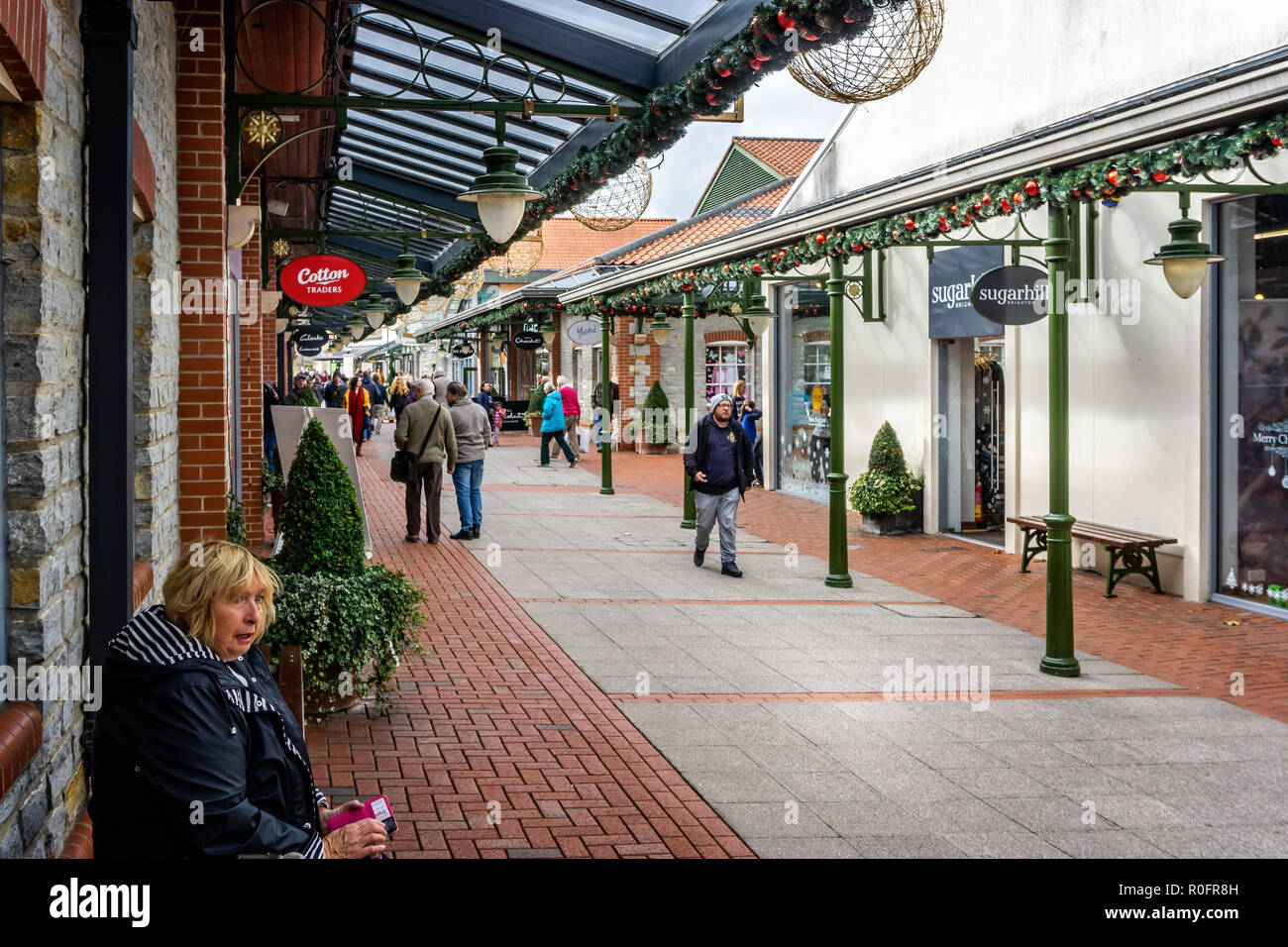 Outdoor outlet mall hi-res stock photography and images - Alamy