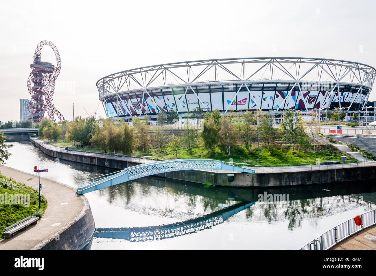 A view of the iconic Arcelor Mittal Orbit and Olympic Stadium in the ...
