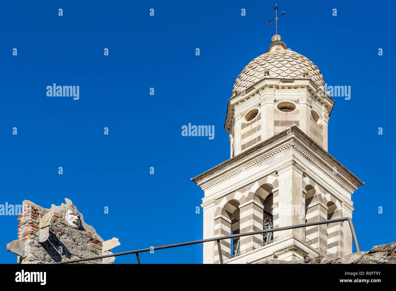 Medieval face hi-res stock photography and images - Alamy