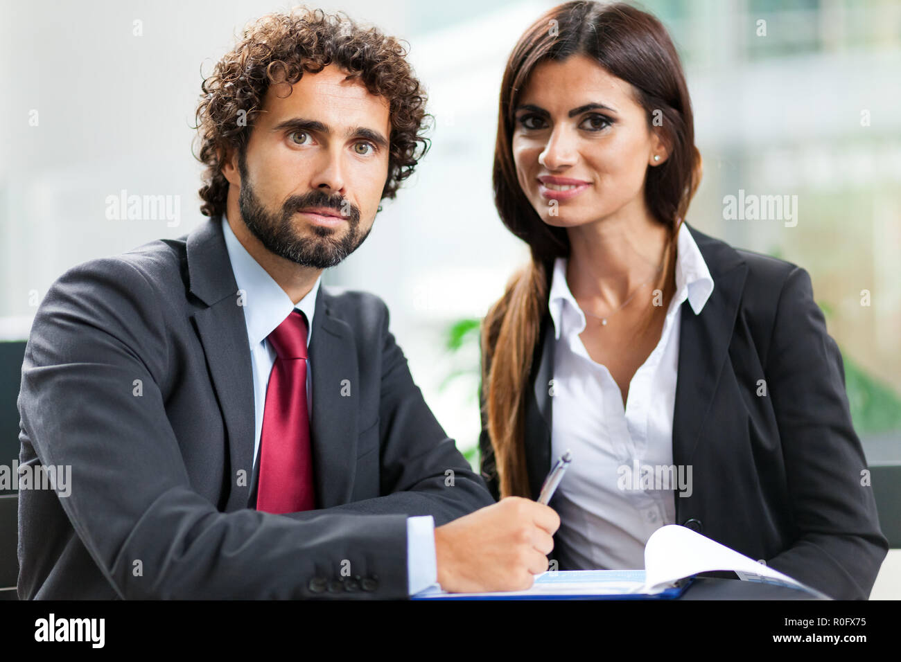 Signing contract new job hi-res stock photography and images - Alamy