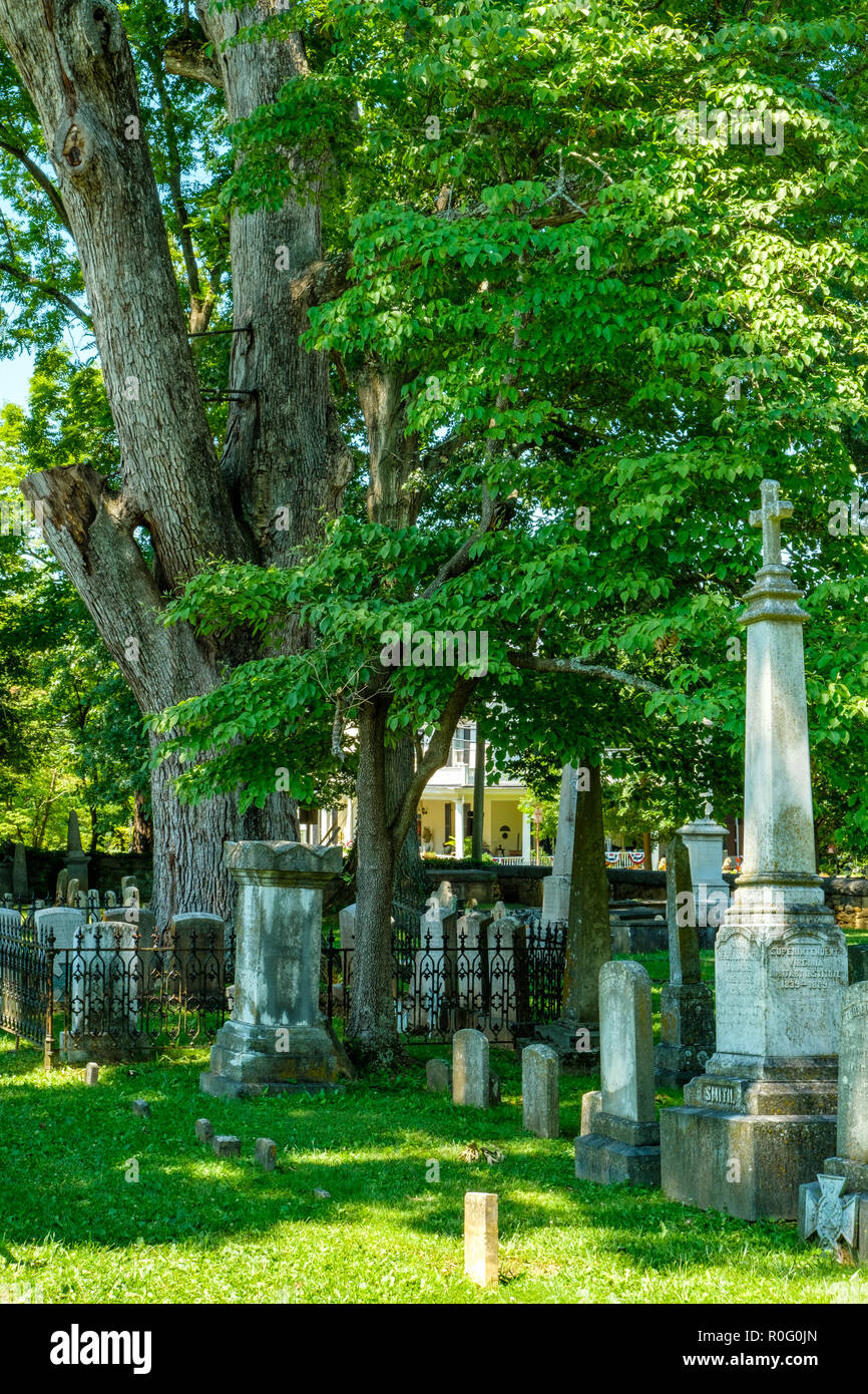 Lexington cemetery hi-res stock photography and images - Alamy