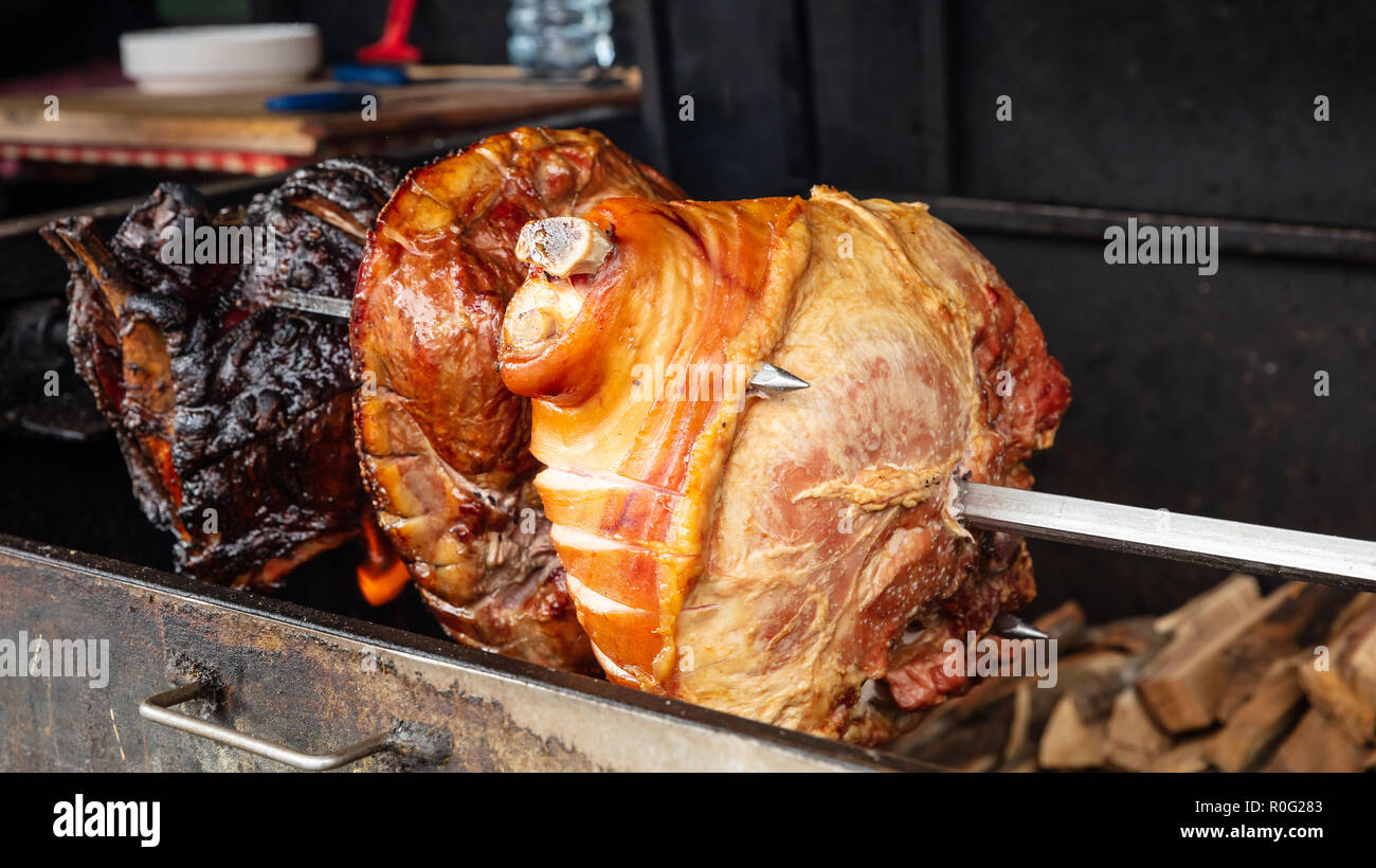 Pig cooking over open fire hi-res stock photography and images - Alamy