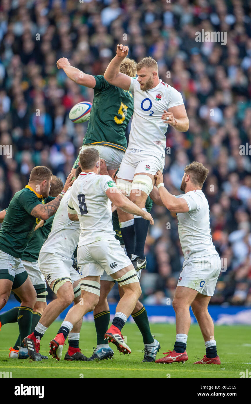 Twickenham england rugby line out hi-res stock photography and images ...