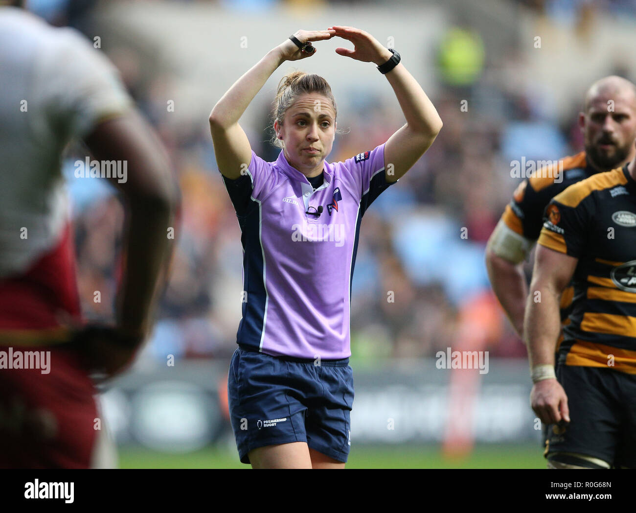 Rugby referee sara cox hi-res stock photography and images - Alamy