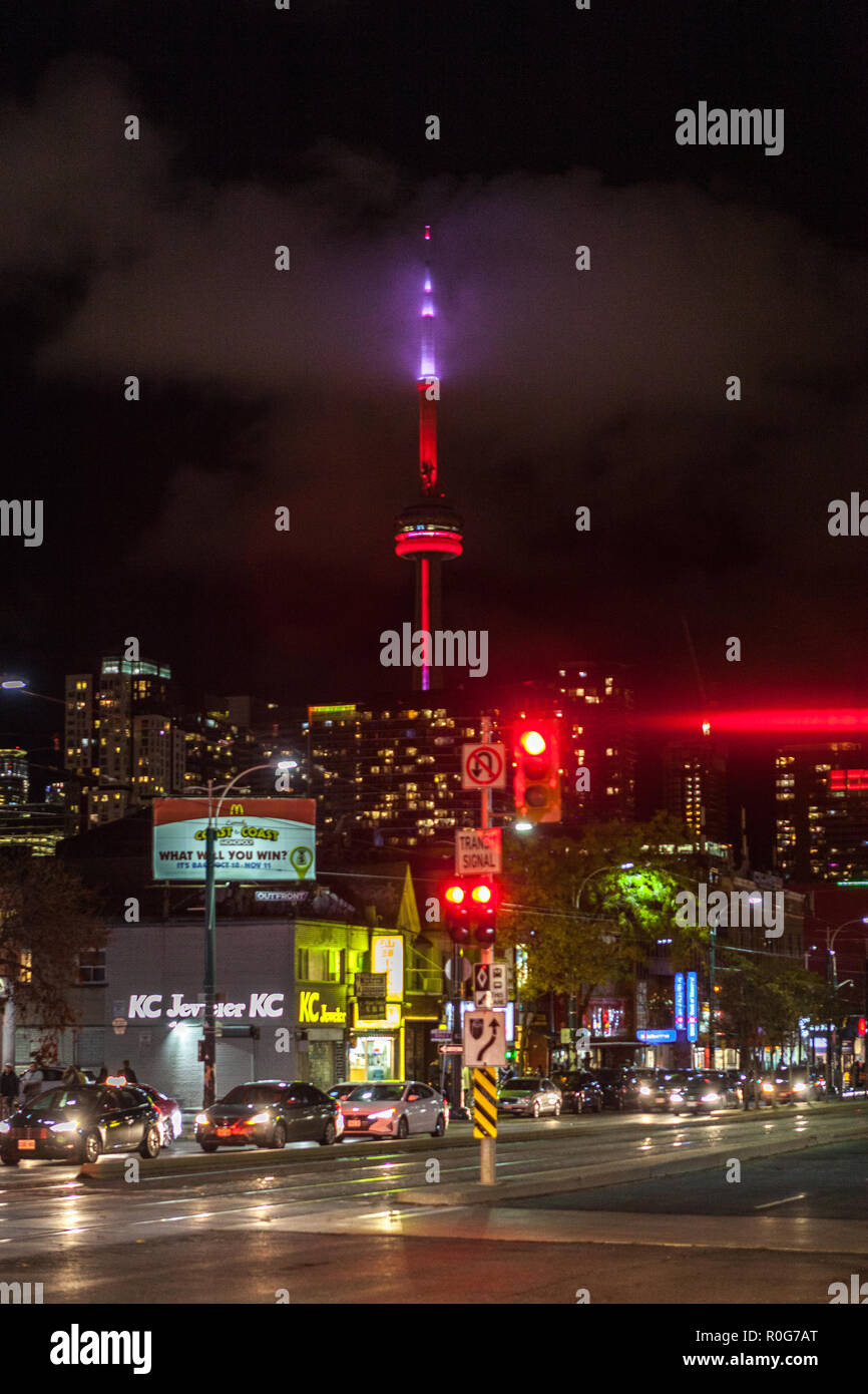 Toronto skyline harbourfront night hi-res stock photography and images ...