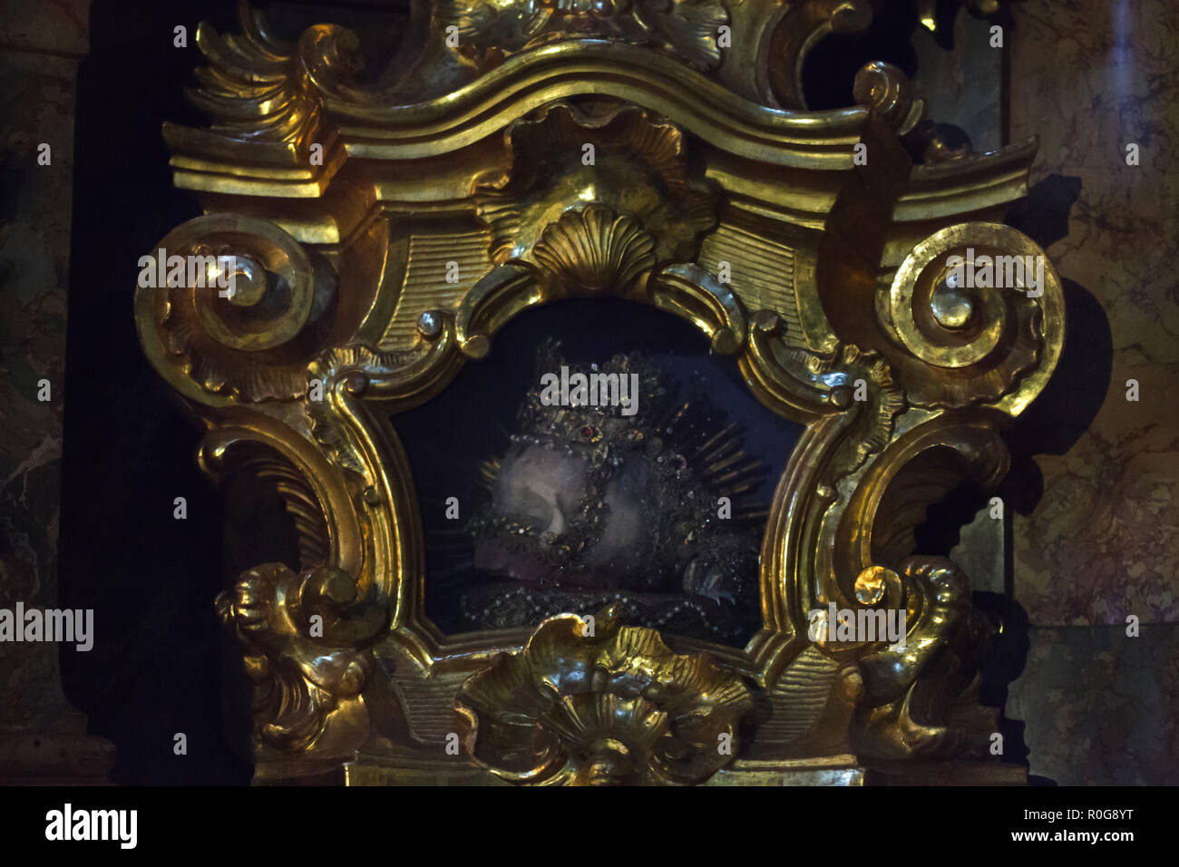 Saint skull hi-res stock photography and images - Alamy