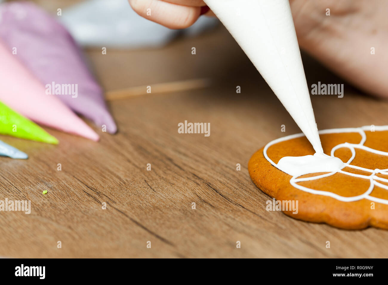 baking, draw on baking, patterns process close up Stock Photo - Alamy