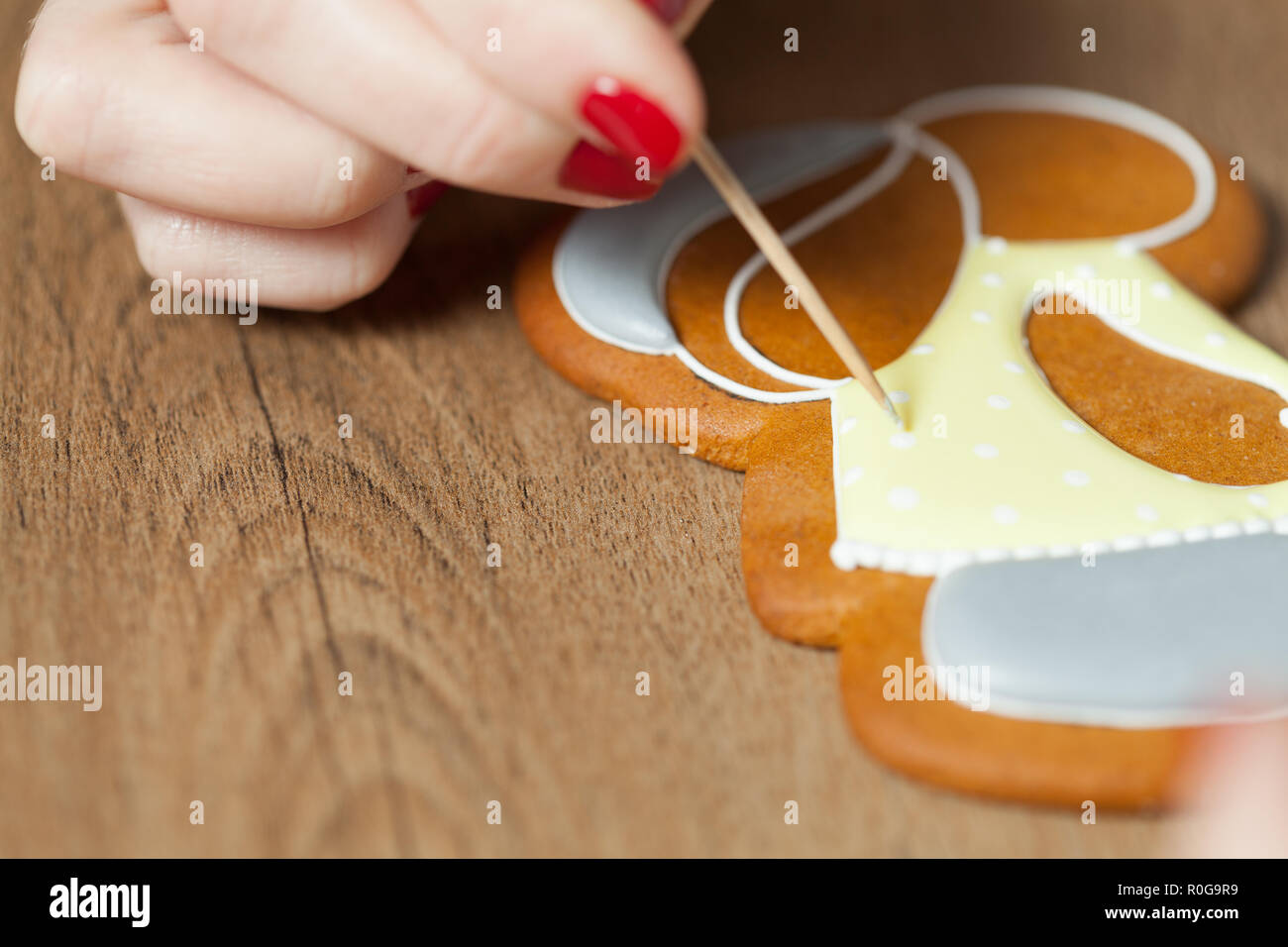 baking, draw on baking, patterns, drawing process close up Stock Photo ...