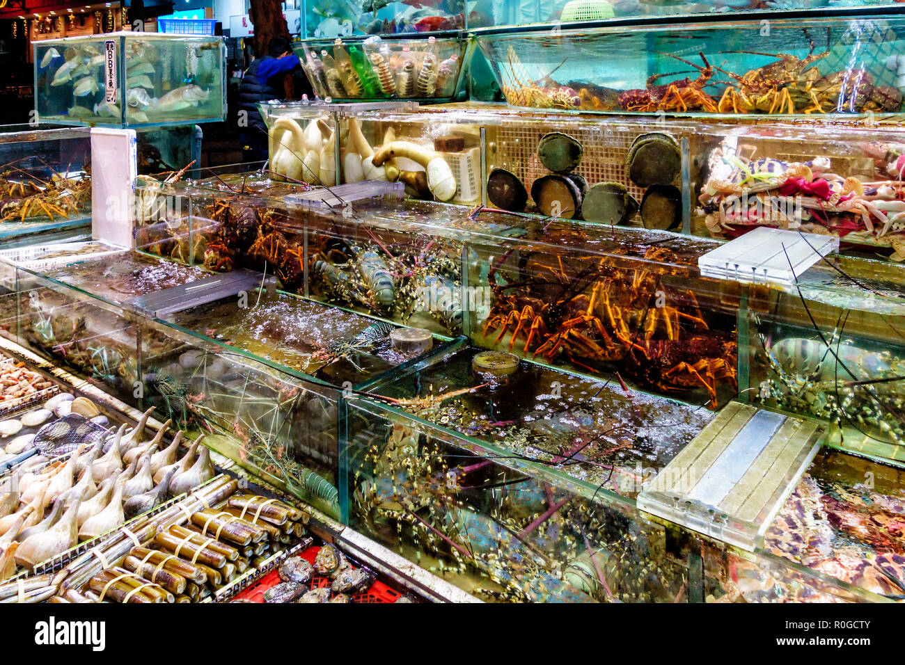 Hk crabs hi-res stock photography and images - Alamy