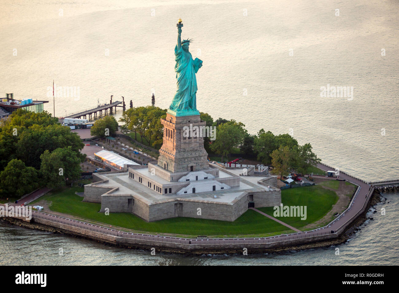Statue of liberty aerial hi-res stock photography and images - Alamy