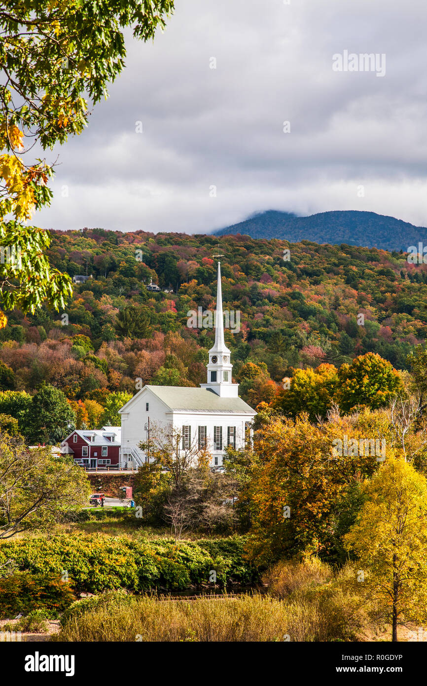 Stowe Community Church, colorful Autumn trees, leaves, Stowe, Vermont ...