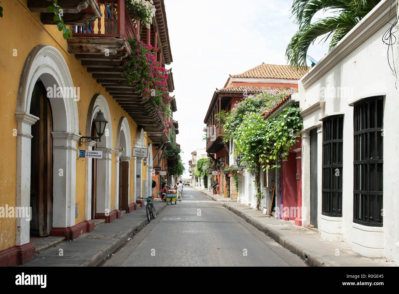 Street view of Old Town Cartagena, Colombia. Sep 2018 Stock Photo - Alamy