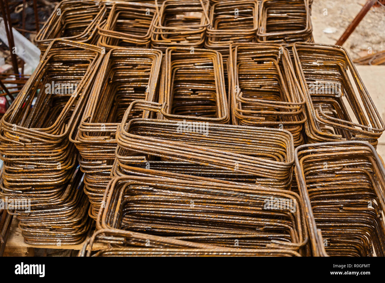 Grids from fittings for monolithic construction of houses. Construction ...