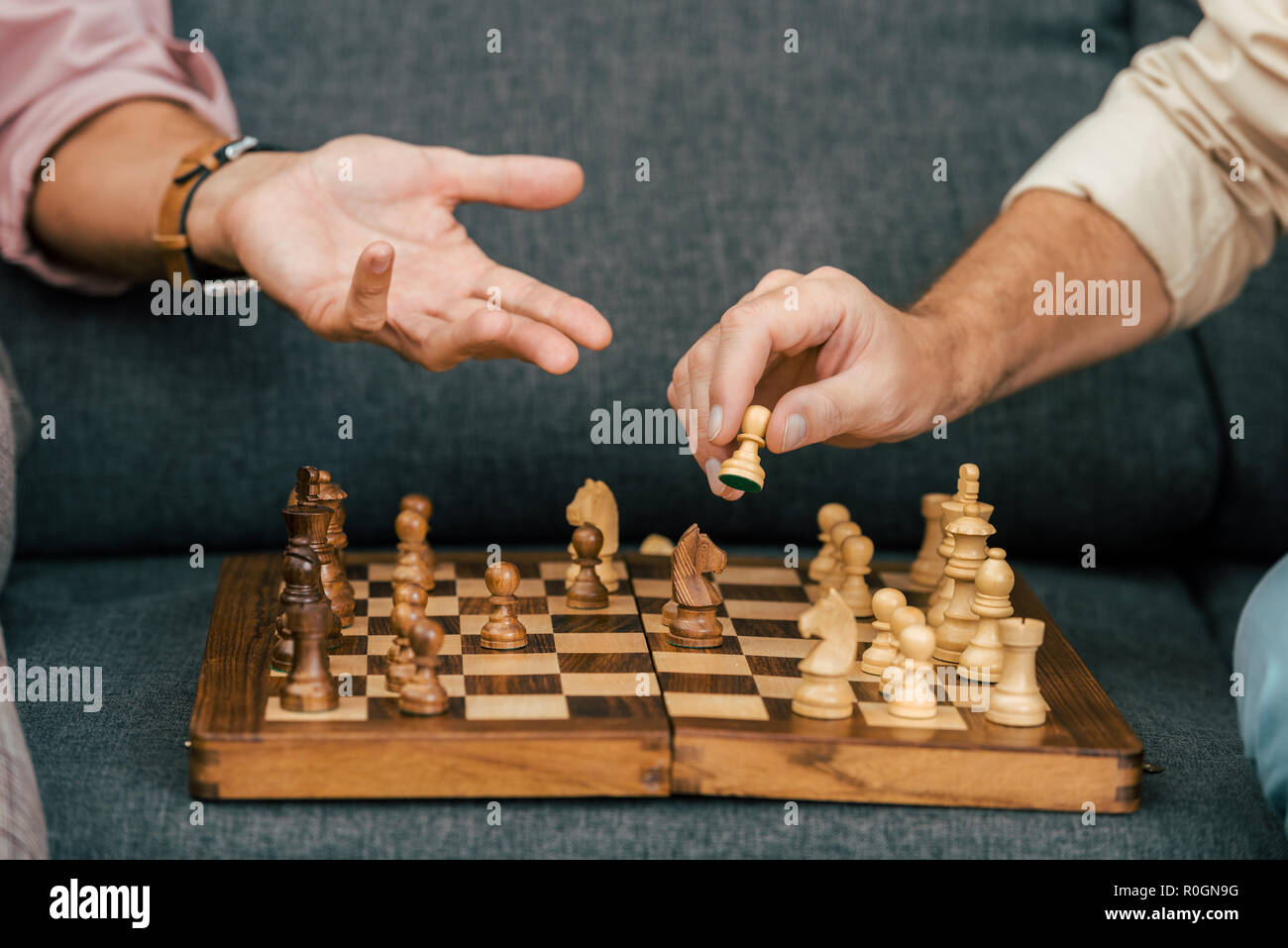 Old men playing chess close hi-res stock photography and images - Alamy