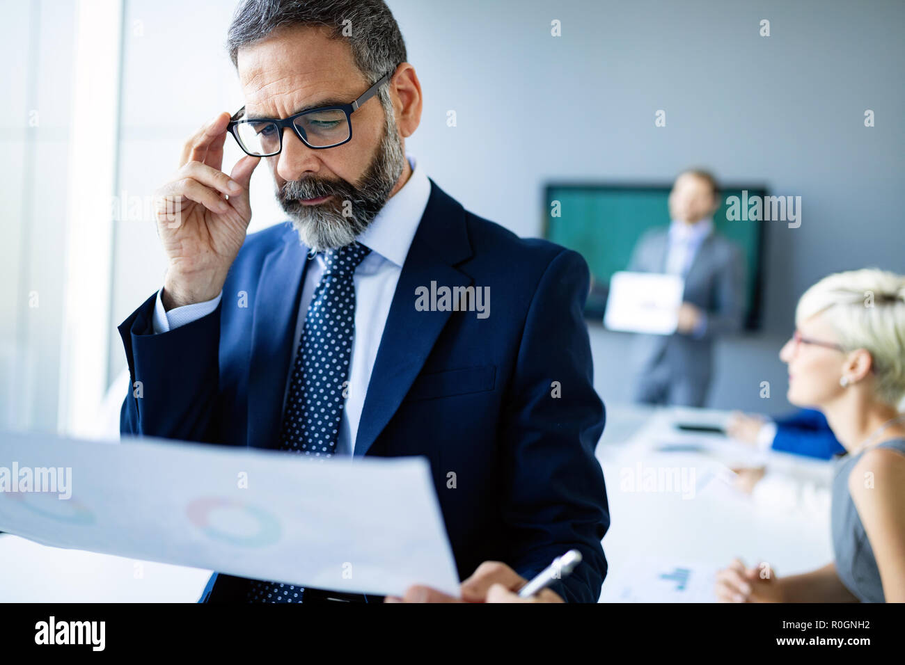 Senior ceo working computer hi-res stock photography and images - Alamy