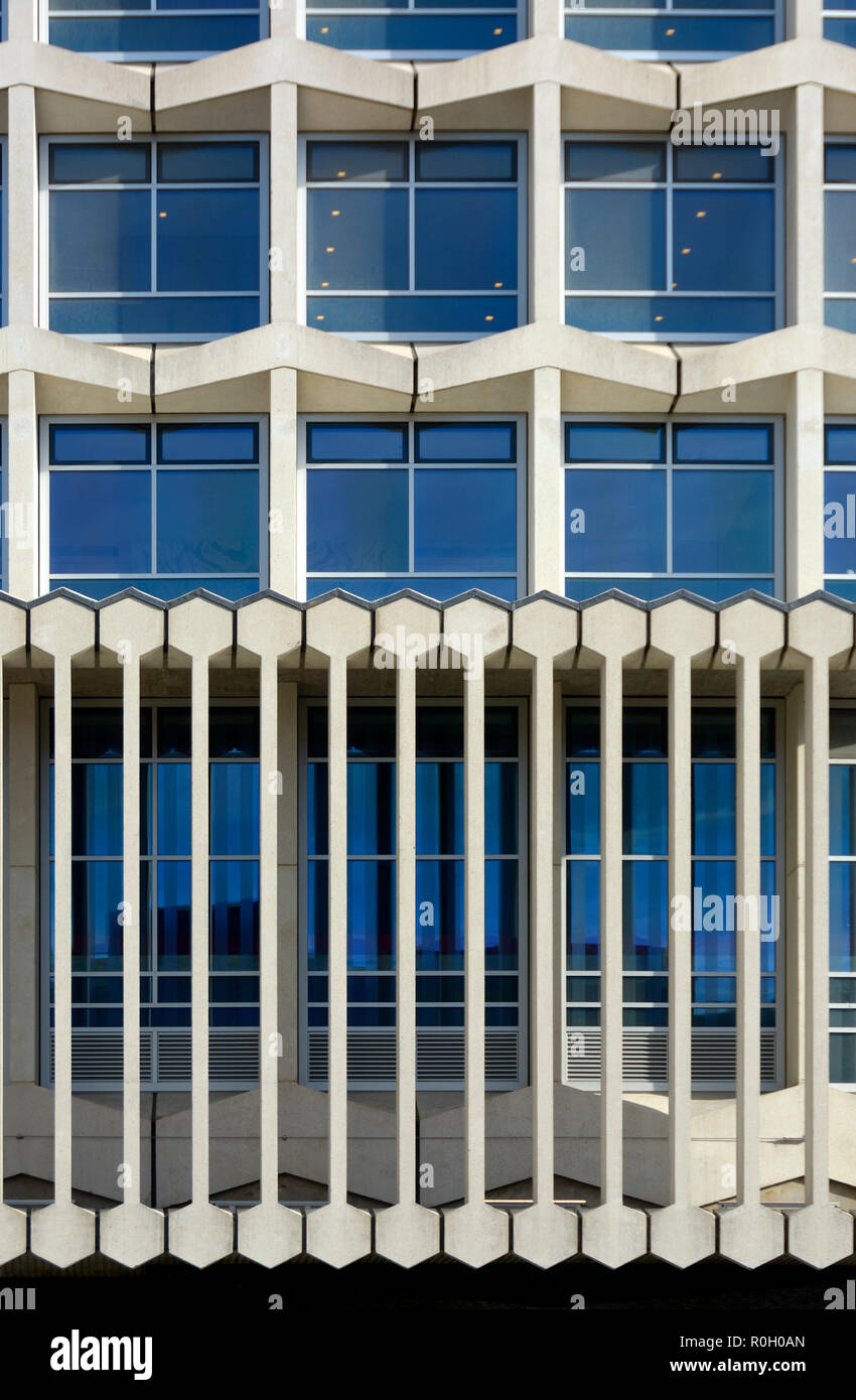 Brutalist architecture london hi-res stock photography and images - Alamy