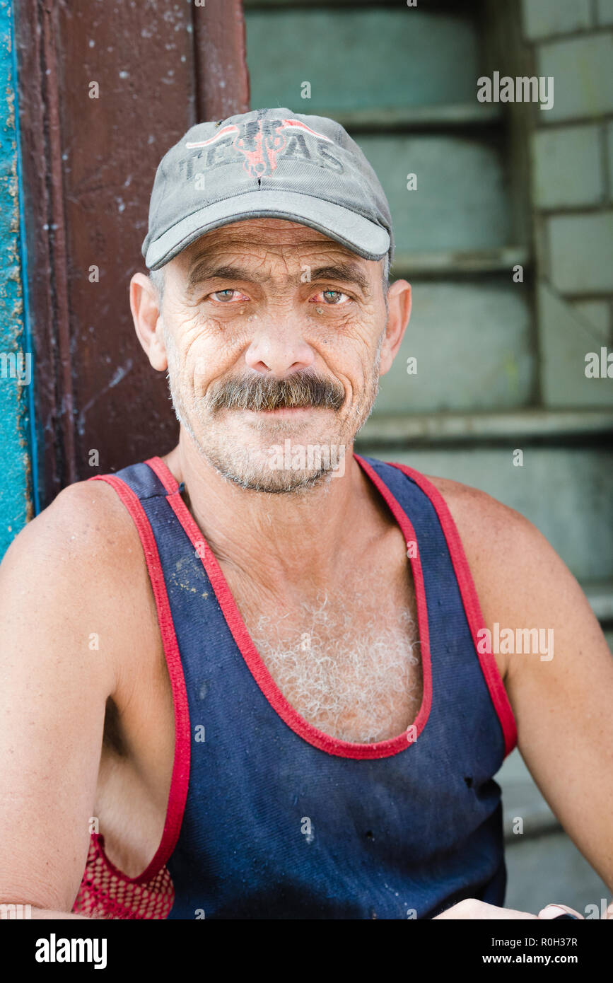 Portrait elderly cuban man hi-res stock photography and images - Alamy