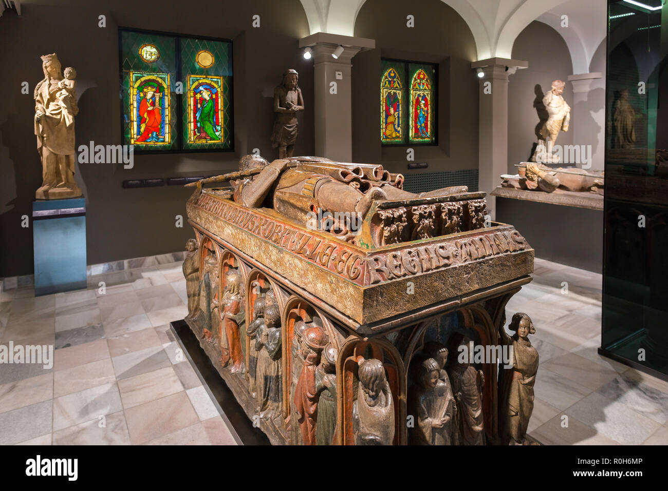 Henry iv tomb hi-res stock photography and images - Alamy
