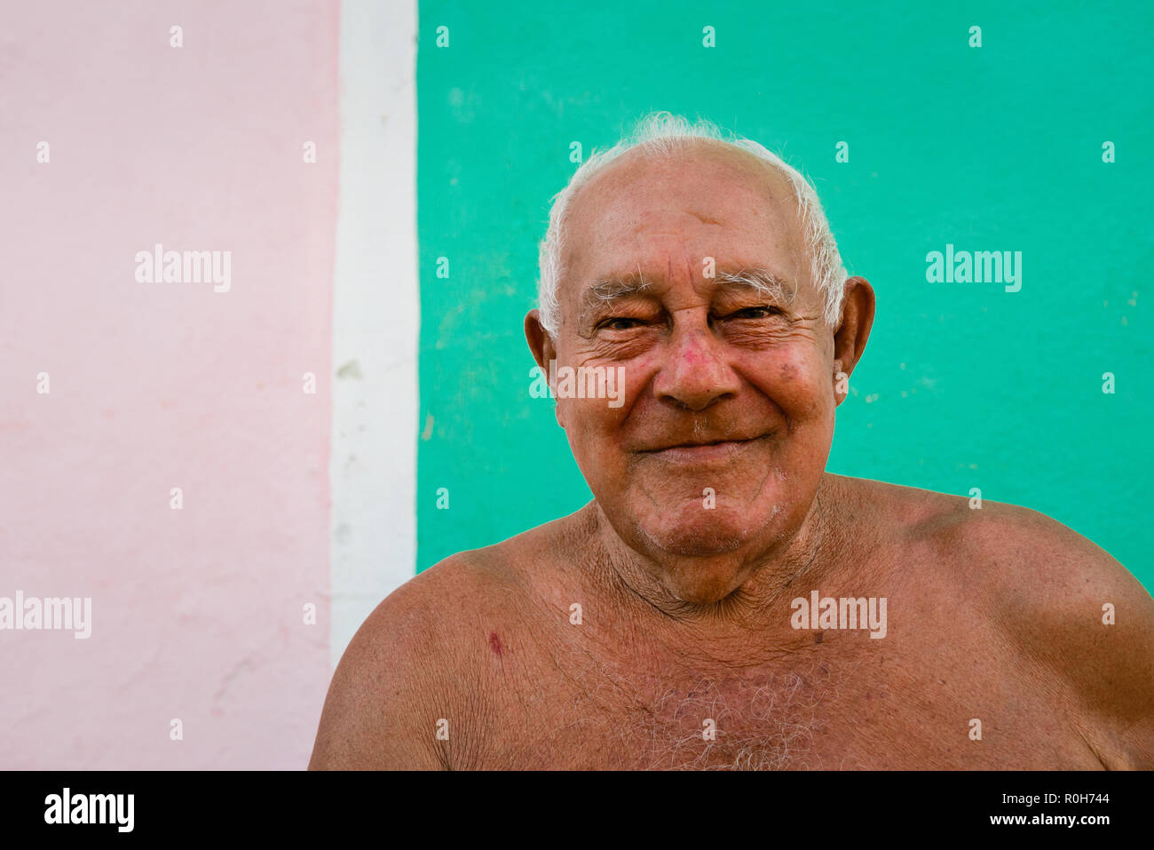 Portrait of elderly Cuban woman Stock Photo - Alamy