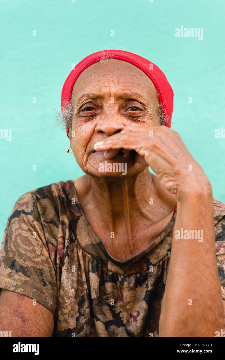 Elderly cuban smile hi-res stock photography and images - Alamy