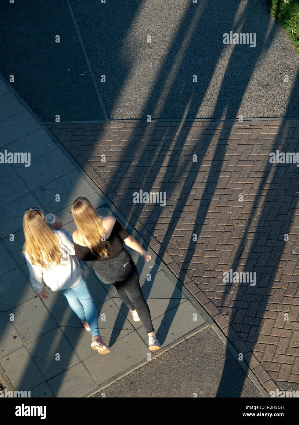 Elongated shadows hi-res stock photography and images - Alamy