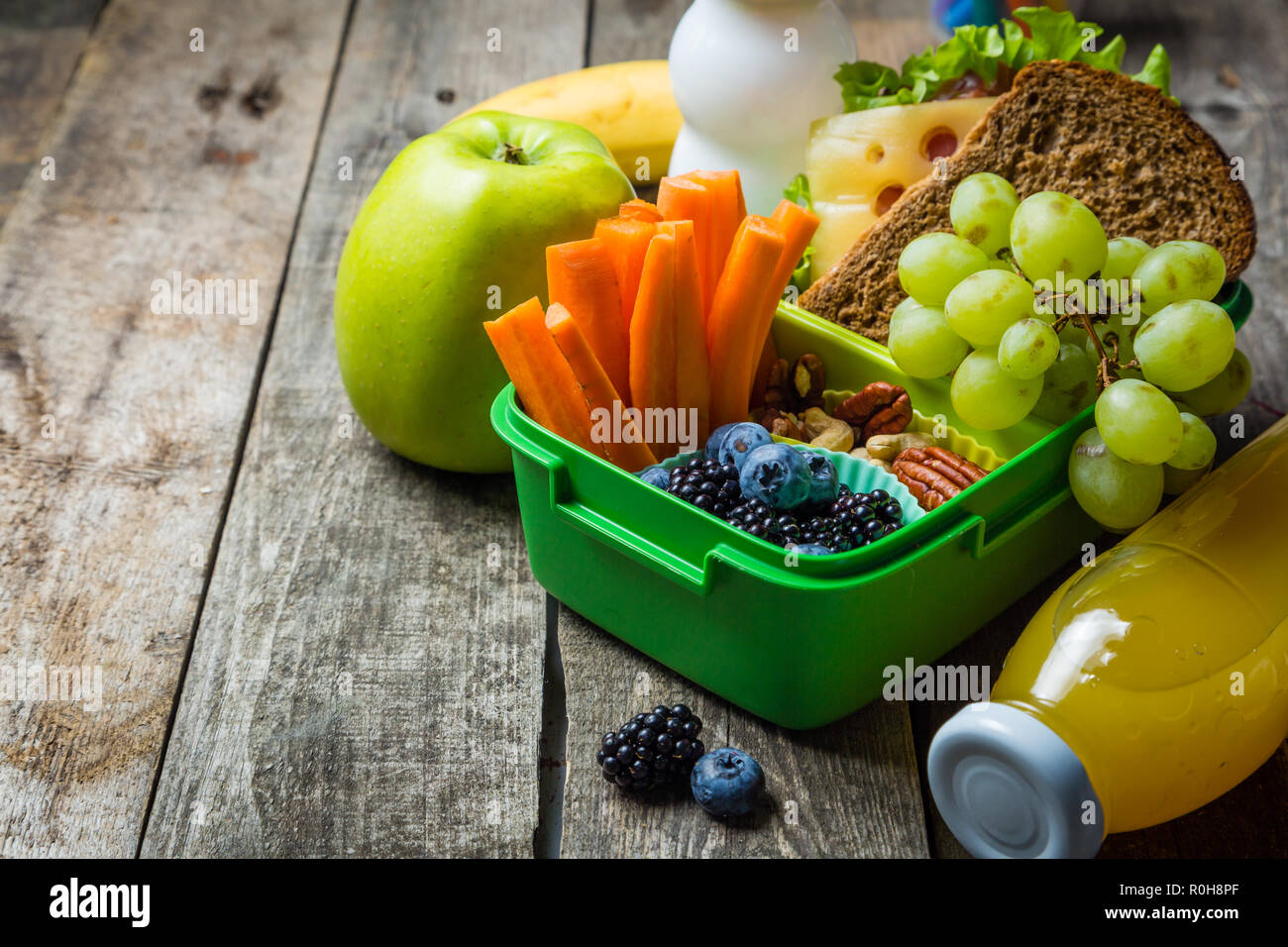 School lunch box hi-res stock photography and images - Alamy