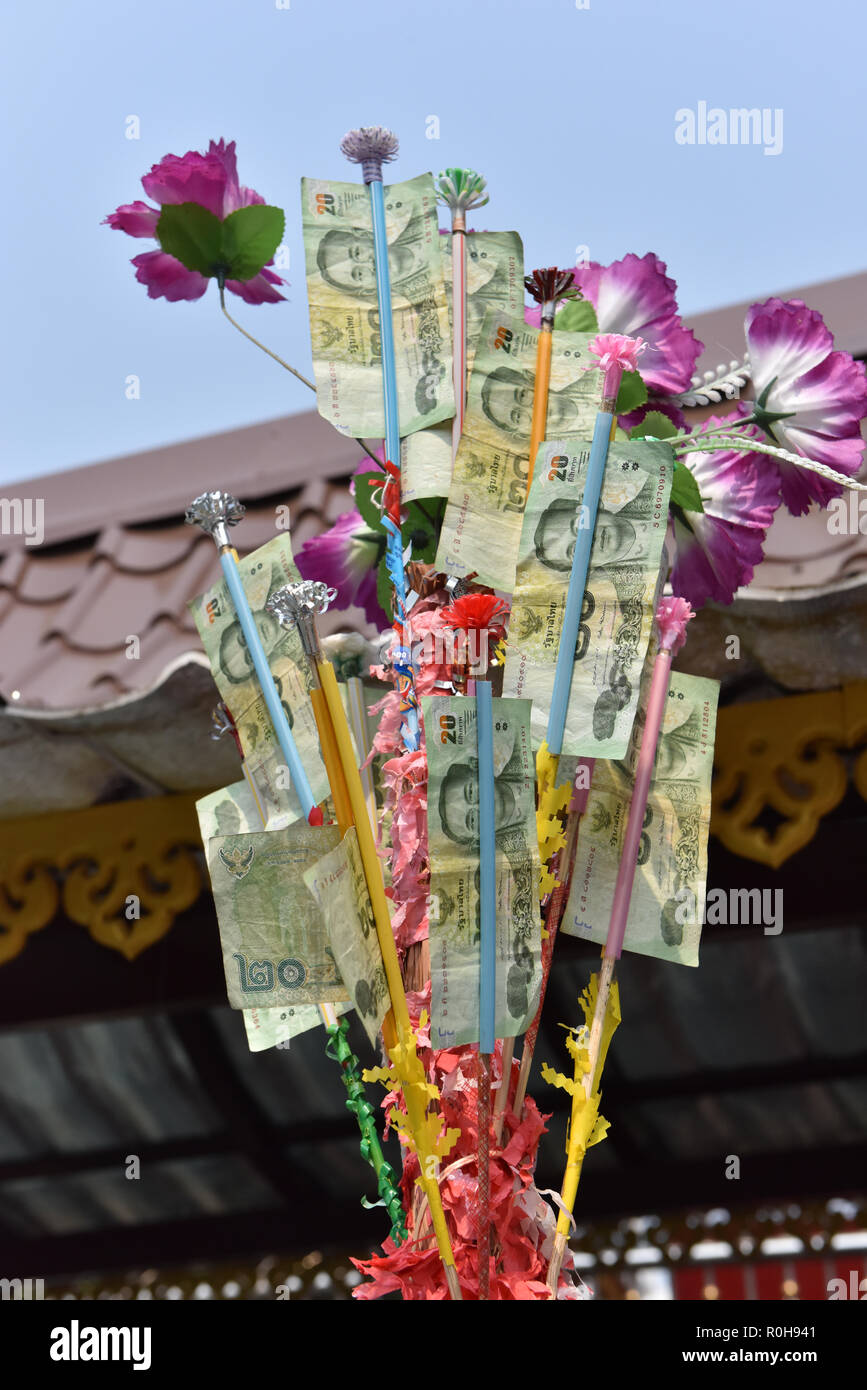 Money offerings, Buddhist temple, Chiang Mai, Thailand Stock Photo - Alamy
