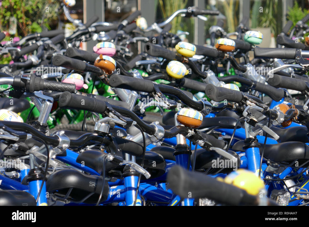London cycle seats hi-res stock photography and images - Alamy
