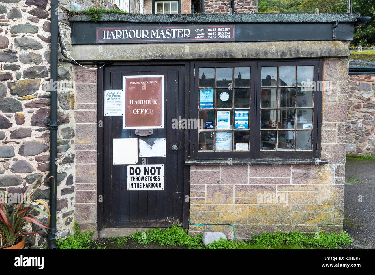 Harbour master hi-res stock photography and images - Alamy