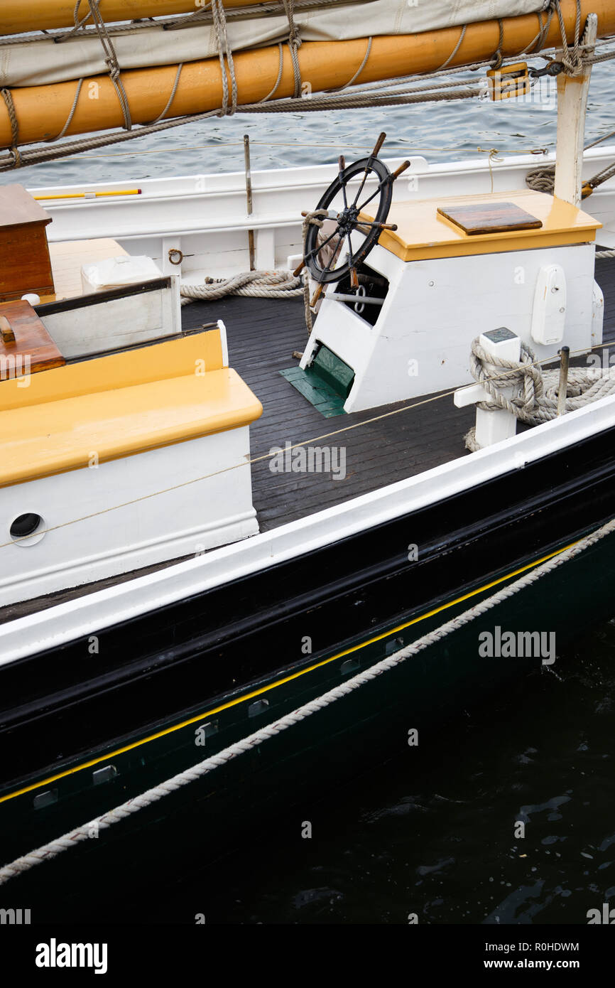 The hull and the deck of a sailboat Stock Photo - Alamy