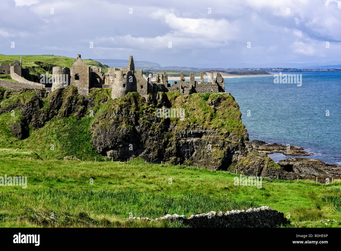 Irish medieval architecture hi-res stock photography and images - Alamy
