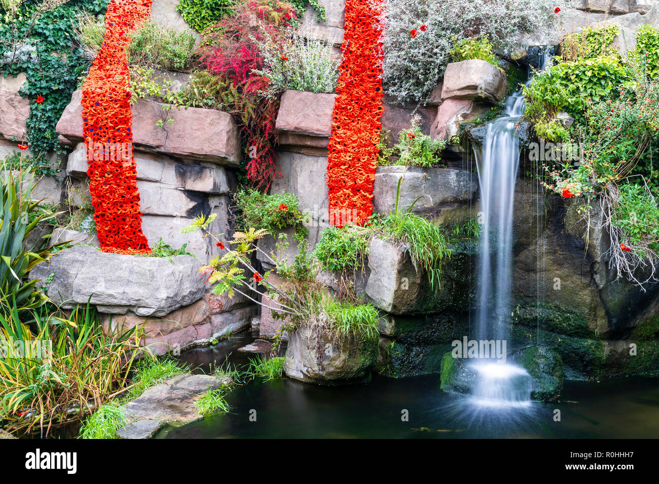 Poppy waterfall hi-res stock photography and images - Alamy