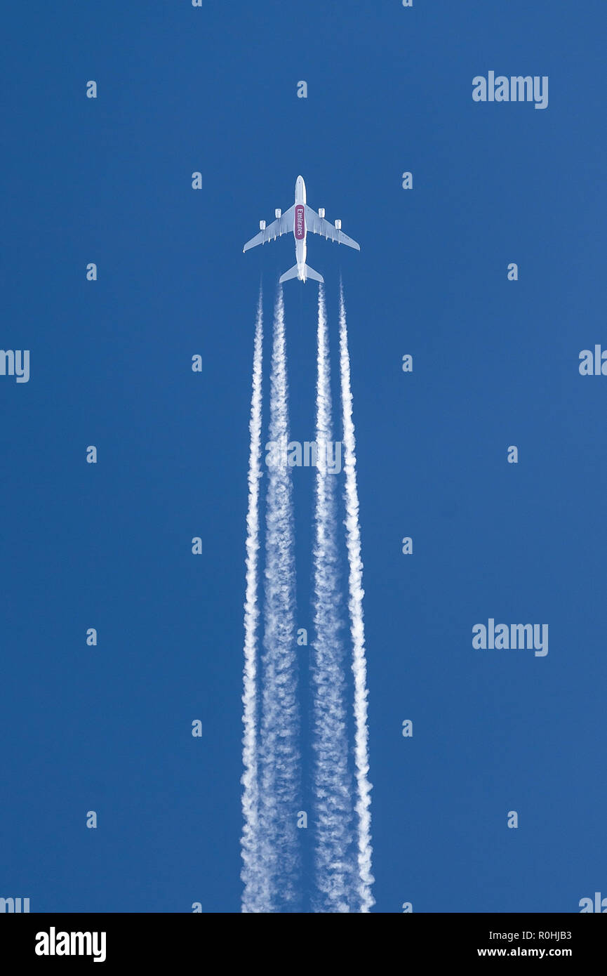 03 November 2018, Hessen, Frankfurt/Main: A passenger plane of the ...