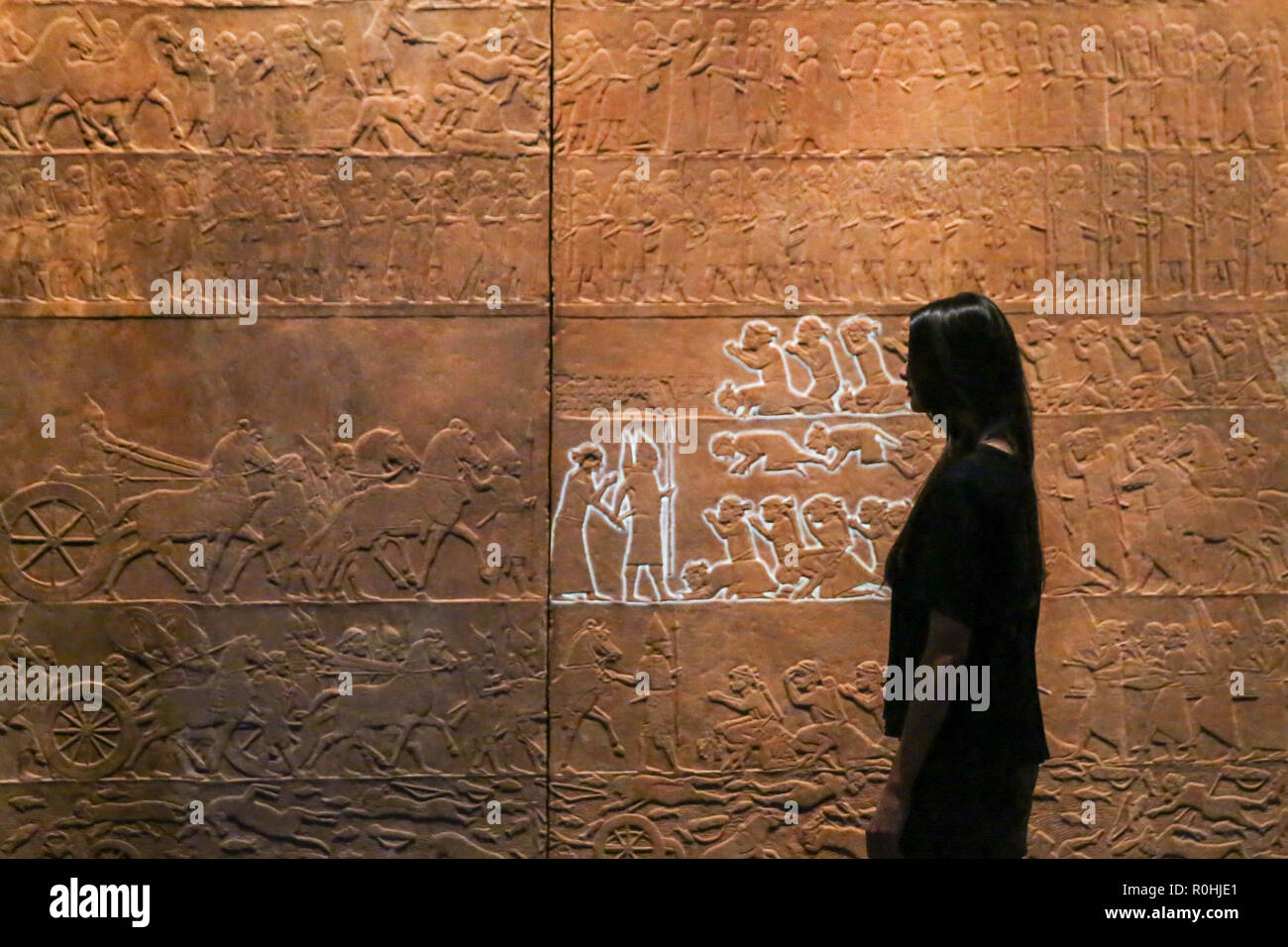 London, UK. 5th Nov, 2018. The British Museum. A staff member looks at ...