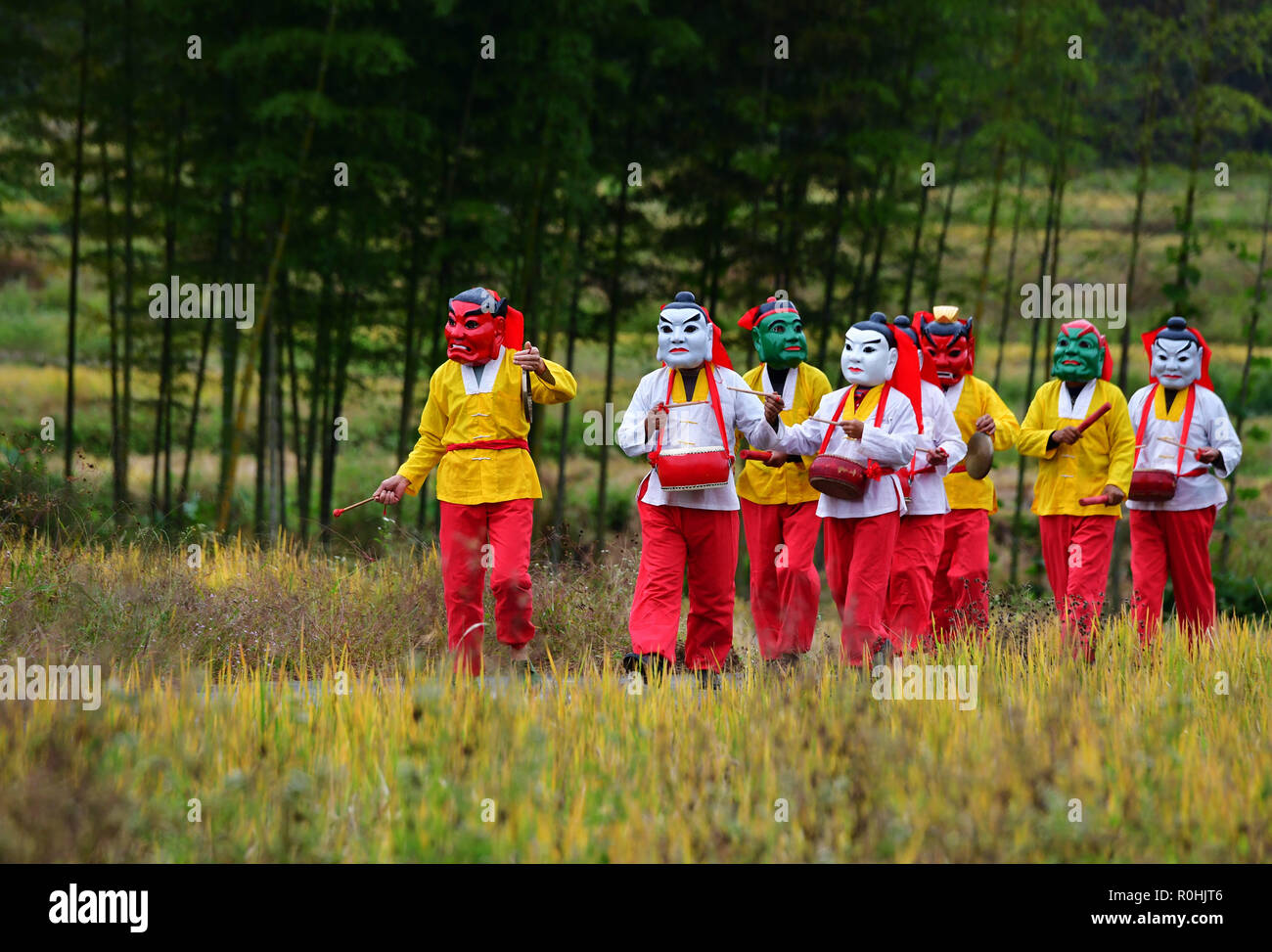 Shaowu. 4th Nov, 2018. Dancers practice Nuo dance in Heyuan Village of ...