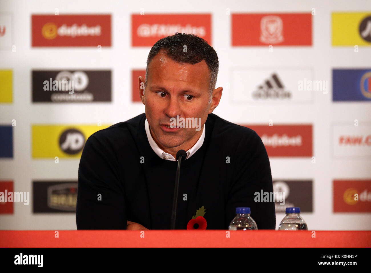 Wales football team hi-res stock photography and images - Alamy