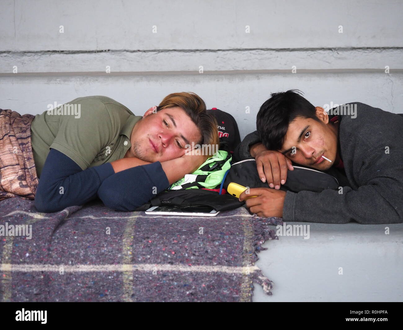 Mexico City, Mexico. 4th Nov 2018. Migrants resting in a temporary ...