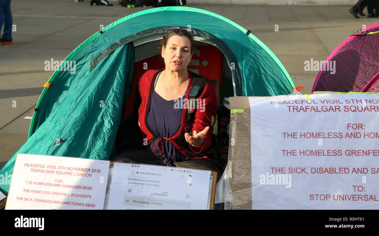 Trafalgar Square. London, UK 5 Nov 2018 - Two women stage a vigil for ...