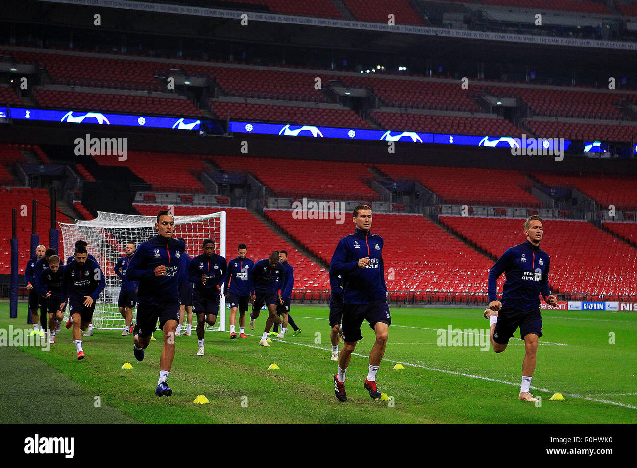 London, UK. 5th Nov 2018. The PSV Eindhoven squad train for tomorrow's ...