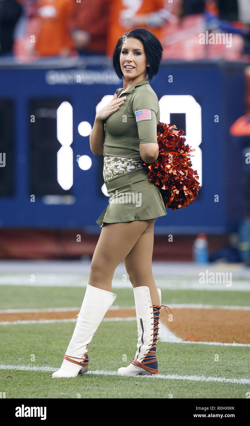 Denver, Colorado, USA. 4th Nov, 2018. A Denver Broncos Cheerleader ...