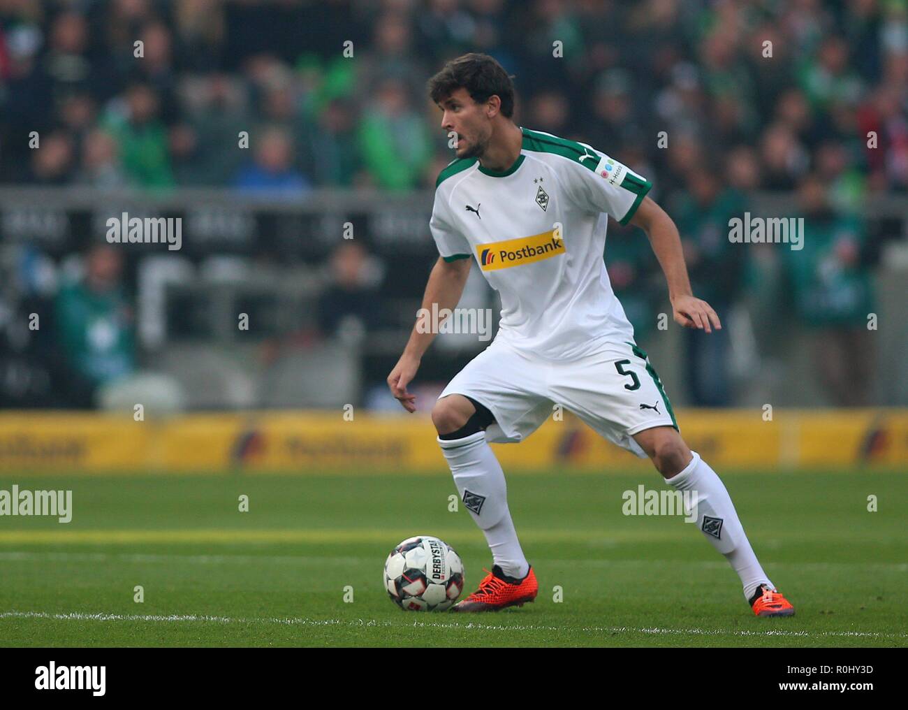 Monchengladbach, Deutschland. 04th Nov, 2018. firo: 04.11.2018 ...