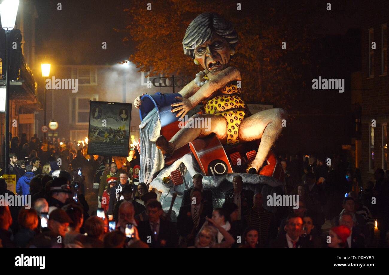 Lewes, East Sussex, UK. 5th November 2018. Theresa May effigy pulled ...
