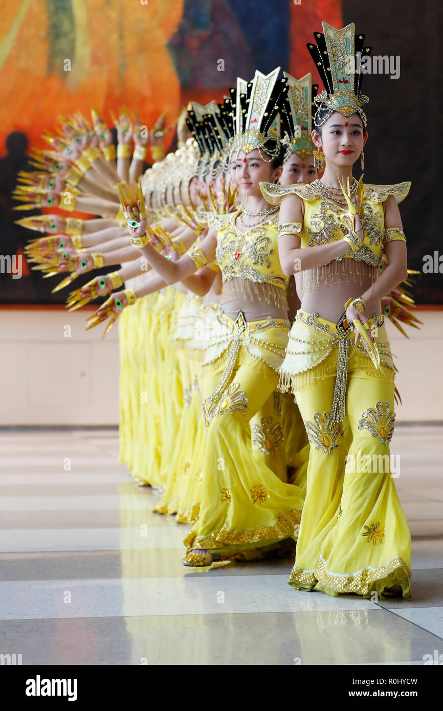 Thousand hand dance hi-res stock photography and images - Alamy