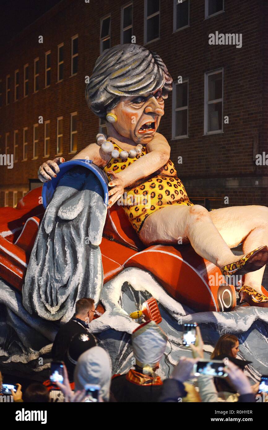 Lewes, East Sussex, UK. 5th November 2018. Theresa May effigy pulled ...