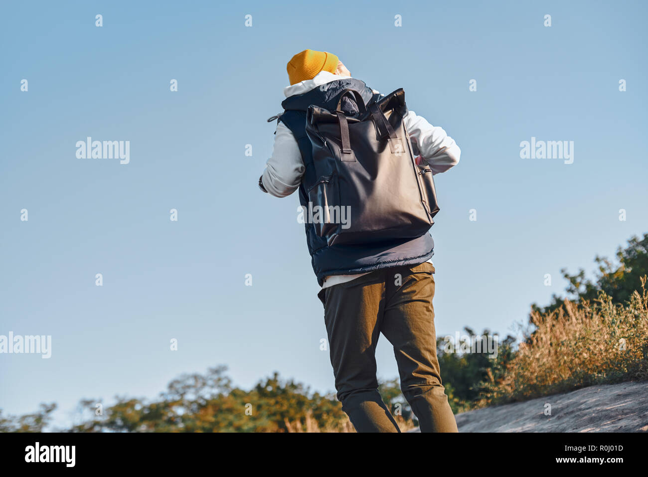 Back view tourist backpack hi-res stock photography and images - Alamy