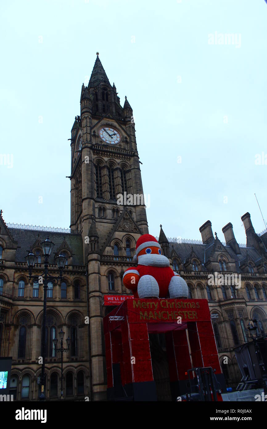 Manchester Town Hall with Merry Christmas Manchester & "Zippy" Santa ...